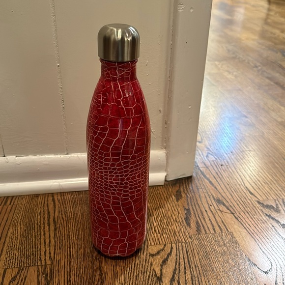 Swell | Dining | Gently Used Swell Water Bottle | Poshmark
